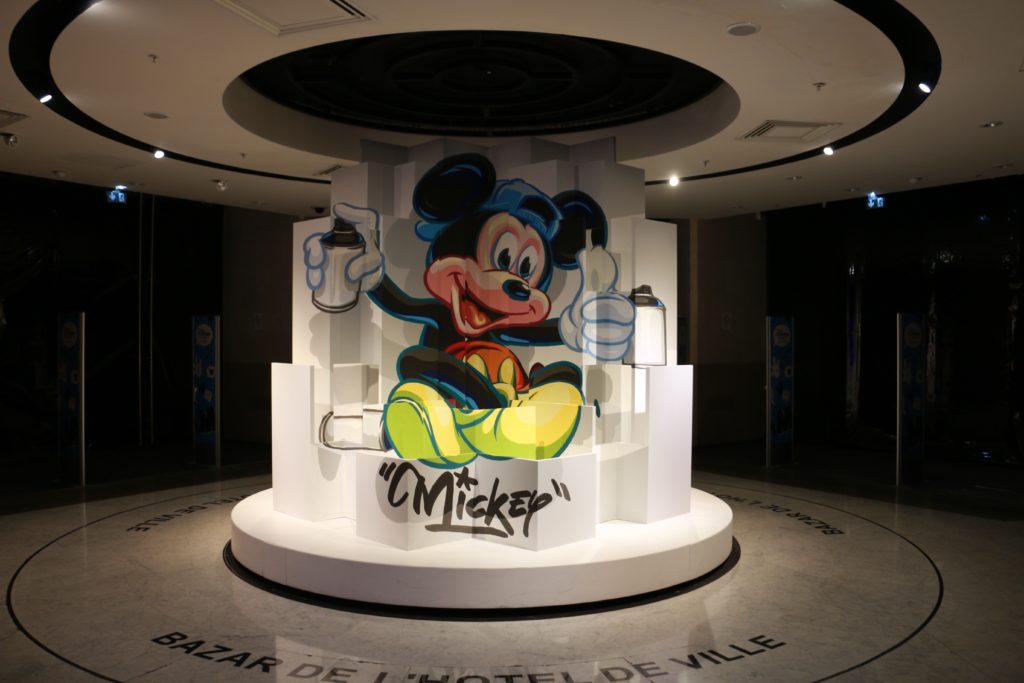 LE BHV MARAIS LOVES MICKEY MOUSE ! - Barry la Fraise